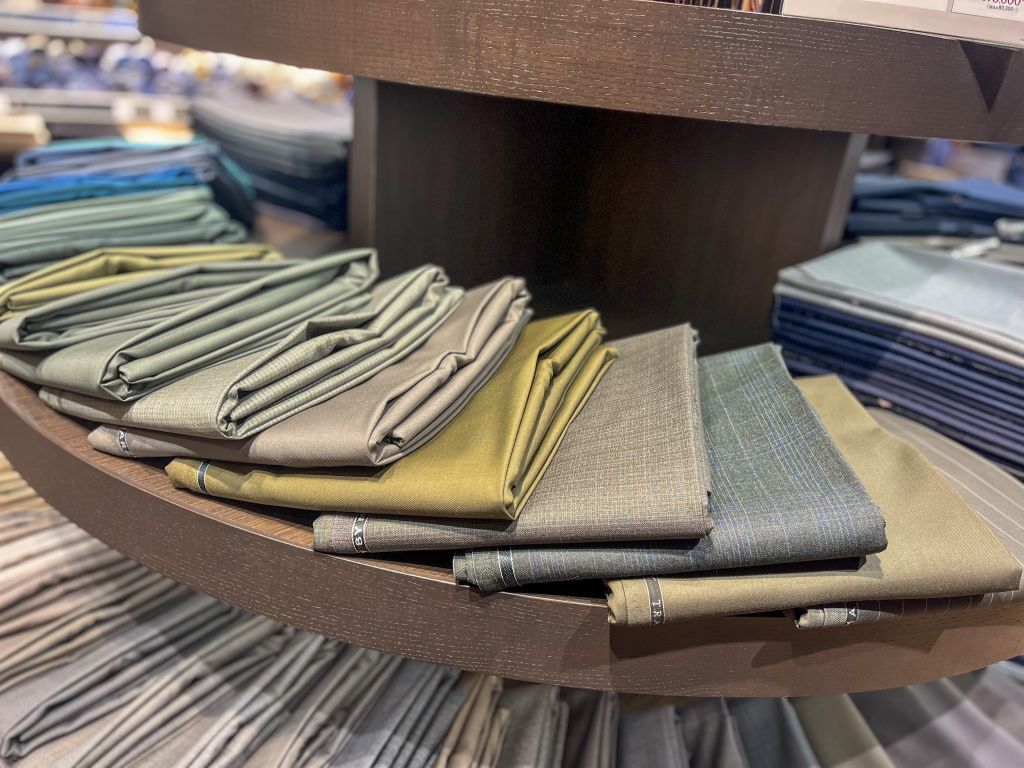 最近気になるあいつ．．．～スーツ生地紹介～【大阪・梅田：PREMIUM KITTE 大阪】｜オーダースーツならGlobal Style（グローバルスタイル）